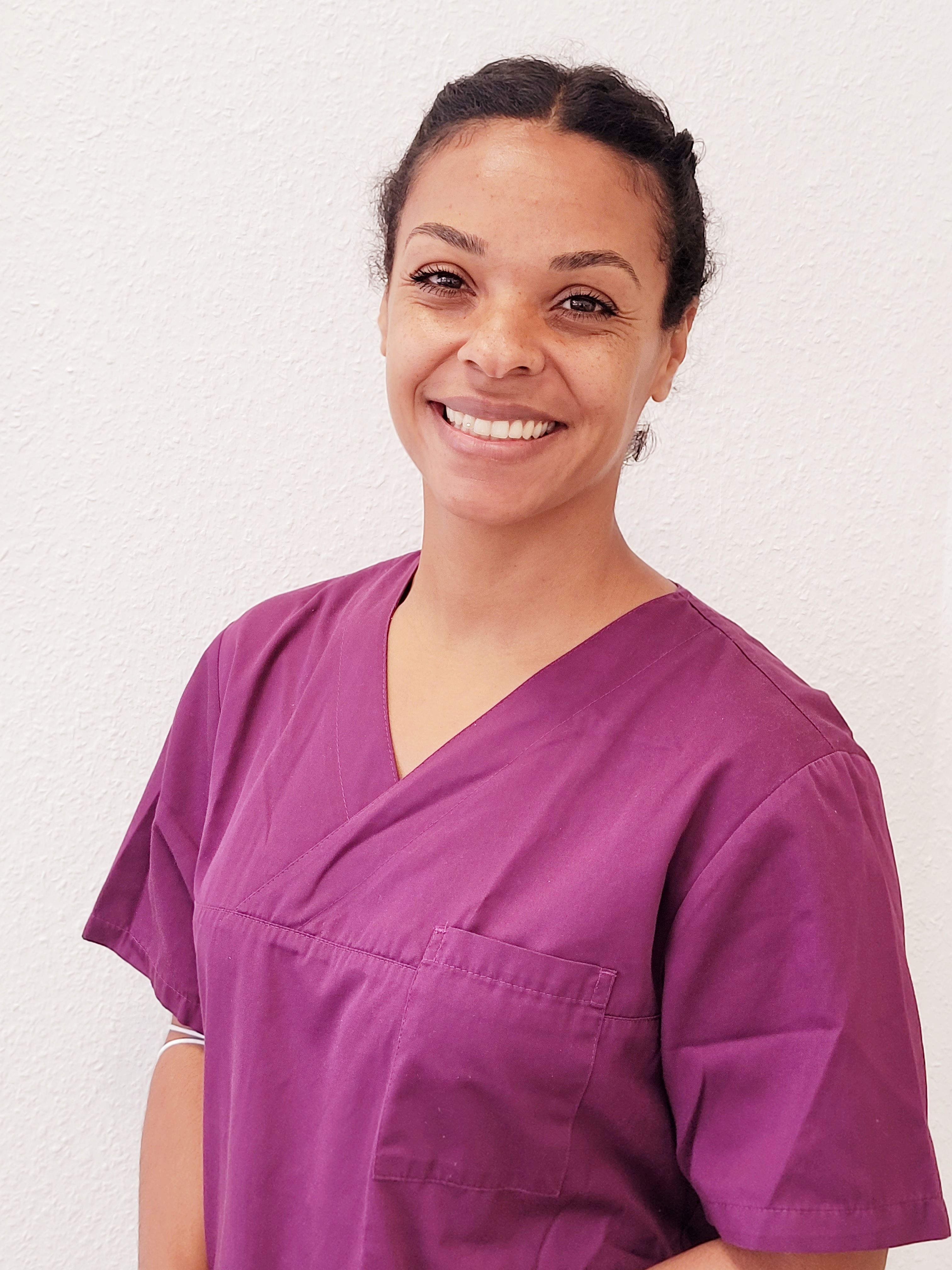 Cindy Dante | Zahnarzt Emden MKG Implantate Drs. Dietrich